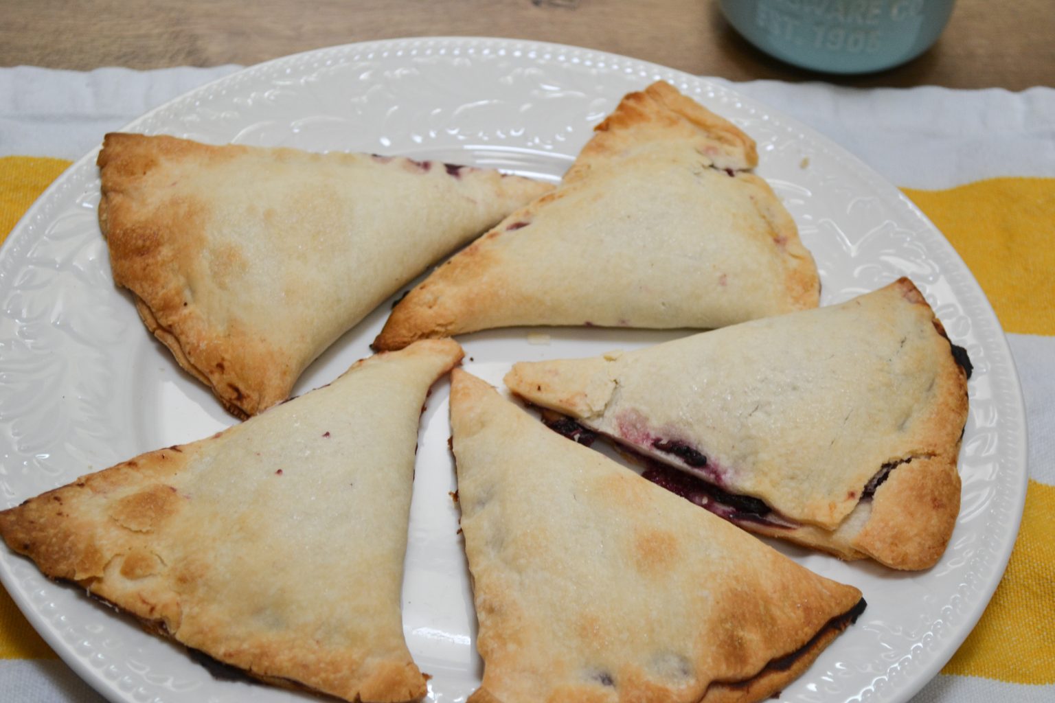 Quick and Easy Mini Blackberry Pies – Love, Tabitha